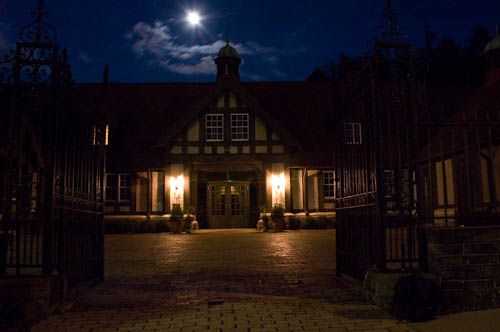 High Gate Full Moon | Kevin Funk Photography